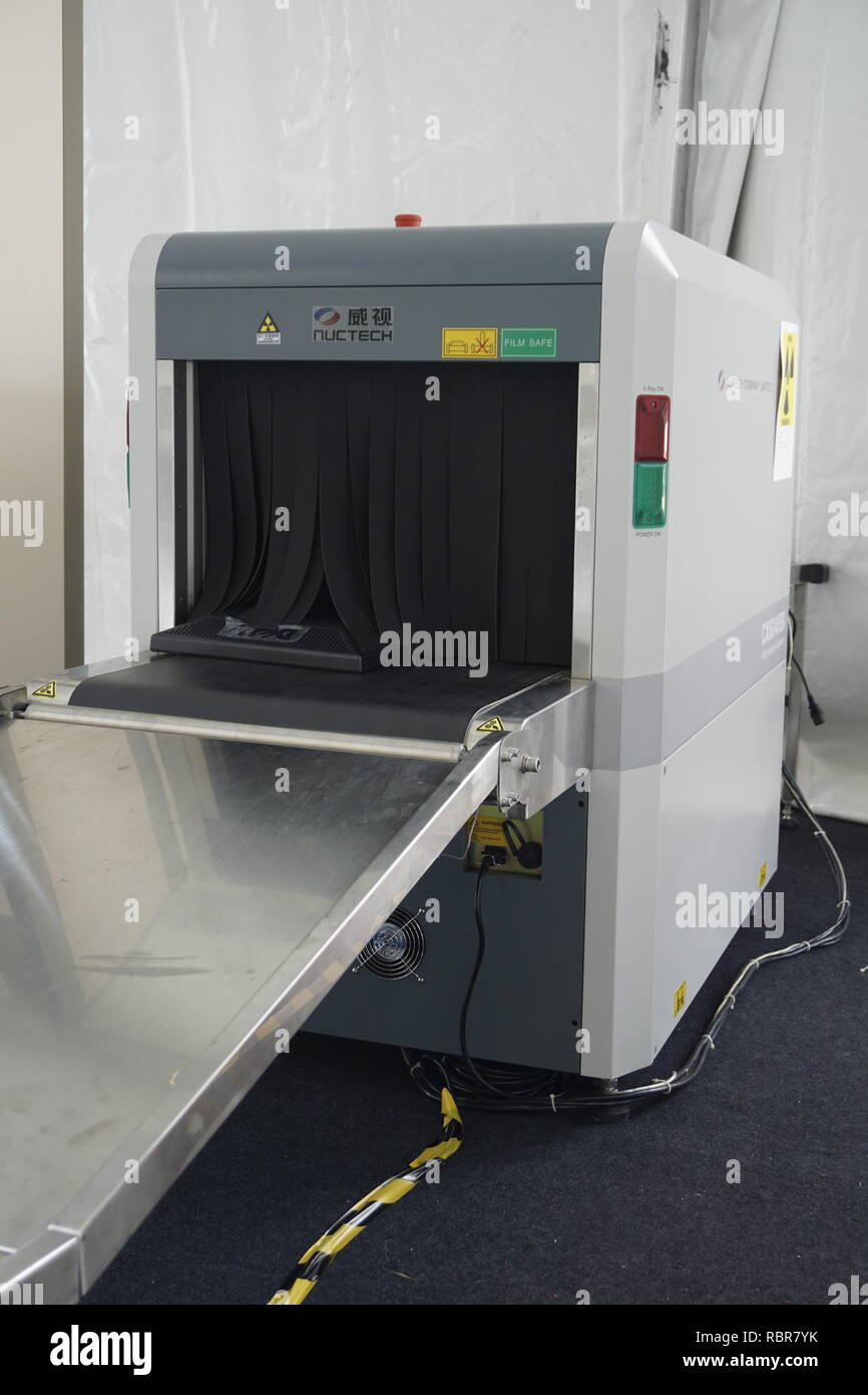 Xray machine hi-res stock photography and images - Alamy