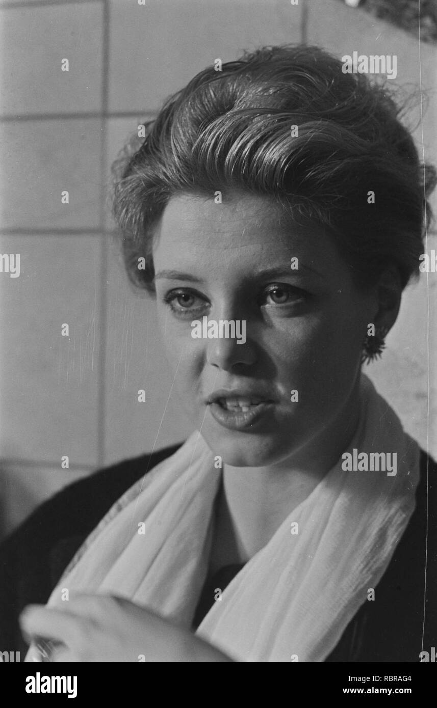 Aankomst van Corine Rottschäfer (miss World 1959) op Schiphol ...