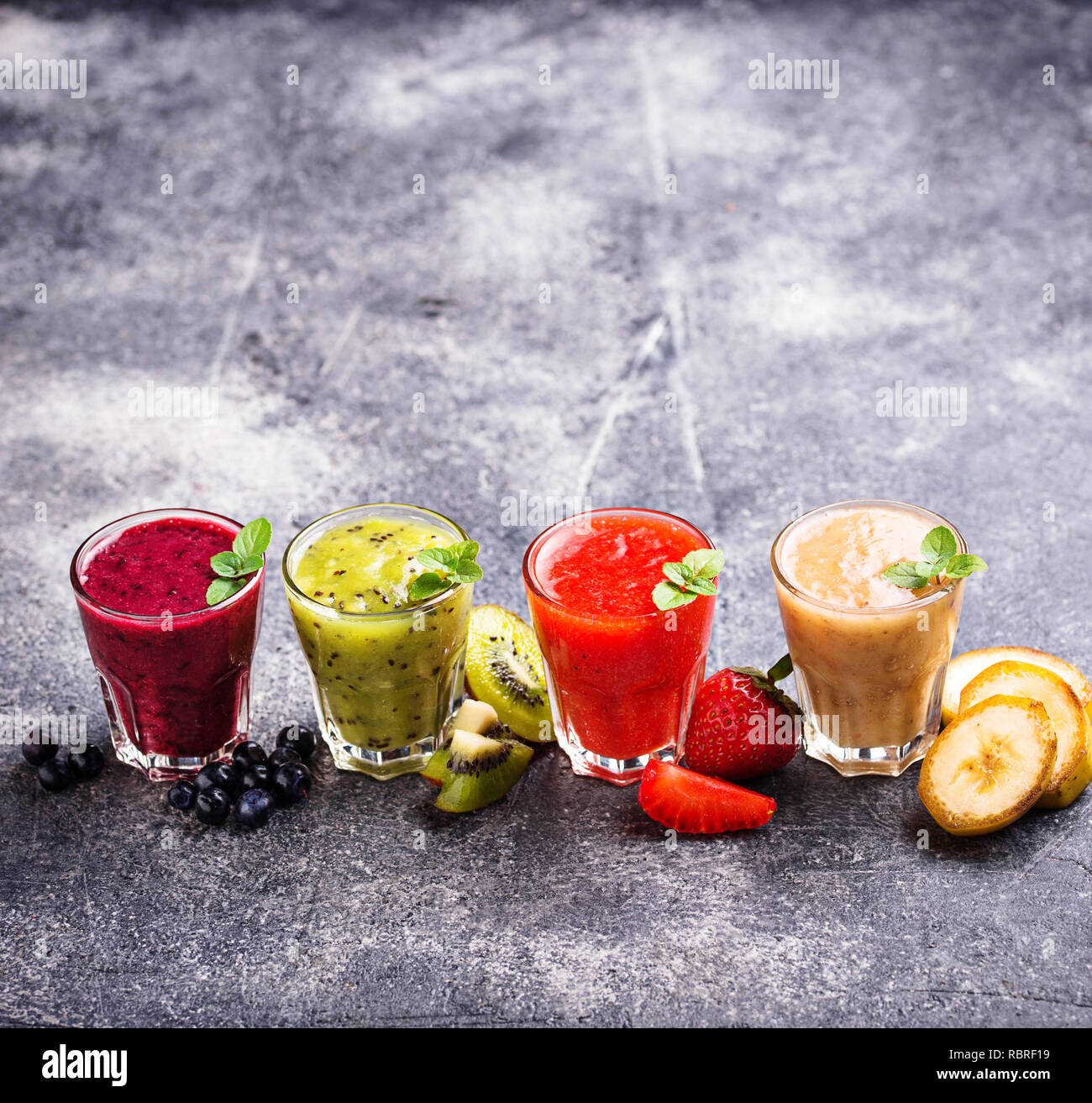 Healthy green smoothies kiwi hi-res stock photography and images - Alamy