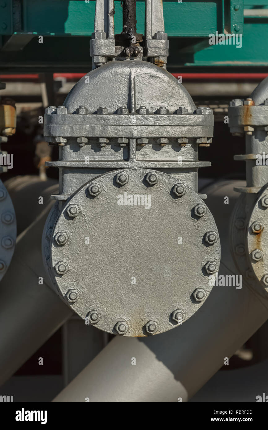 Valves old heat system hi-res stock photography and images - Alamy
