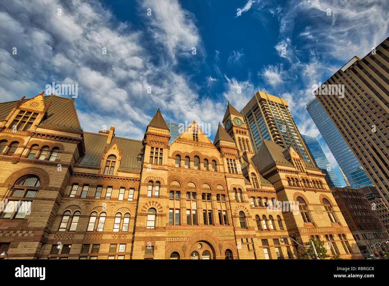Toronto City Hall and Nathan Phillips Square at sunset Stock Photo - Alamy