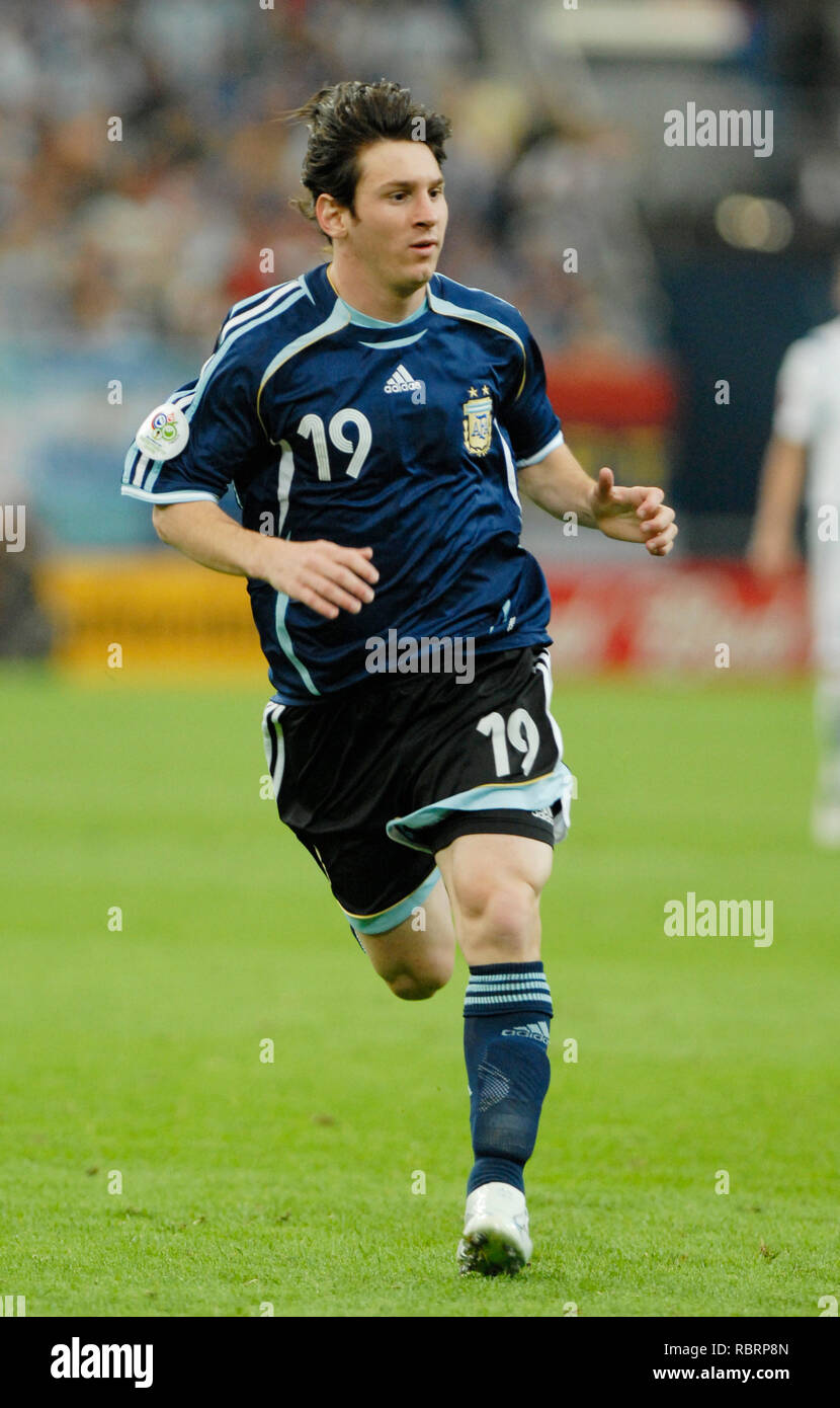 Fifa 16 lionel messi hi-res stock photography and images - Alamy