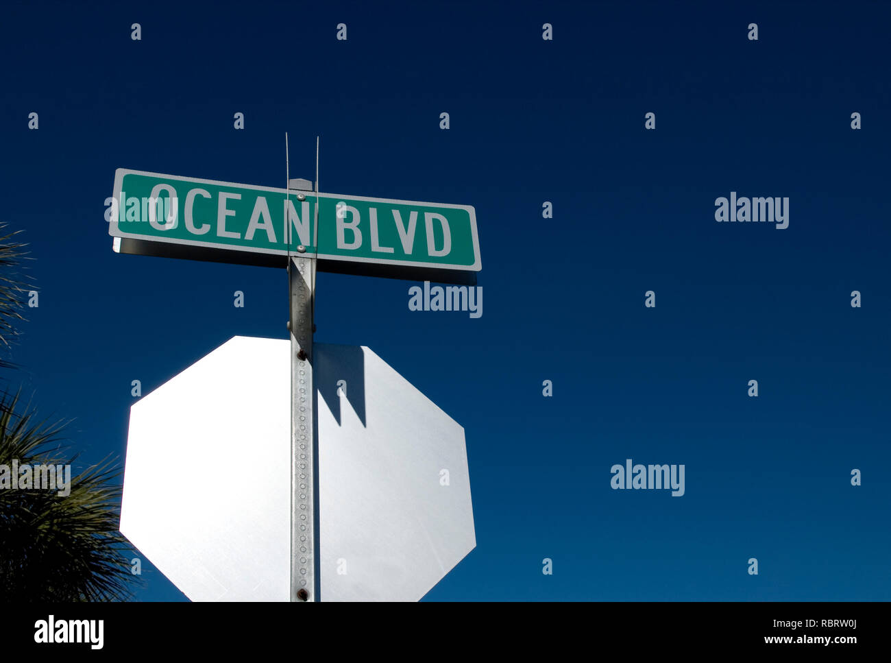 Ocean boulevard street sign hi-res stock photography and images - Alamy