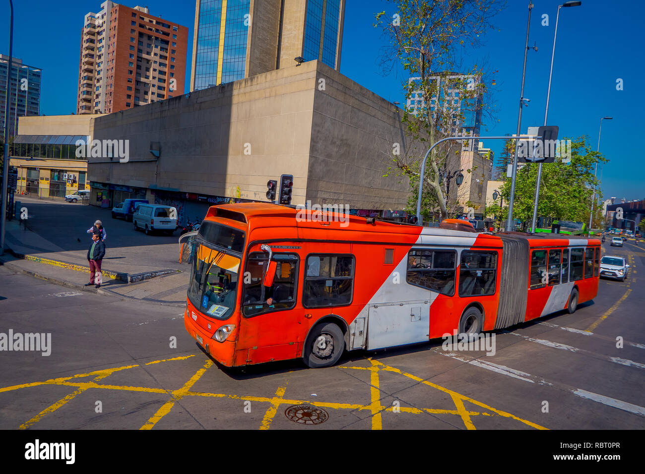 Redbus in hi-res stock photography and images - Alamy