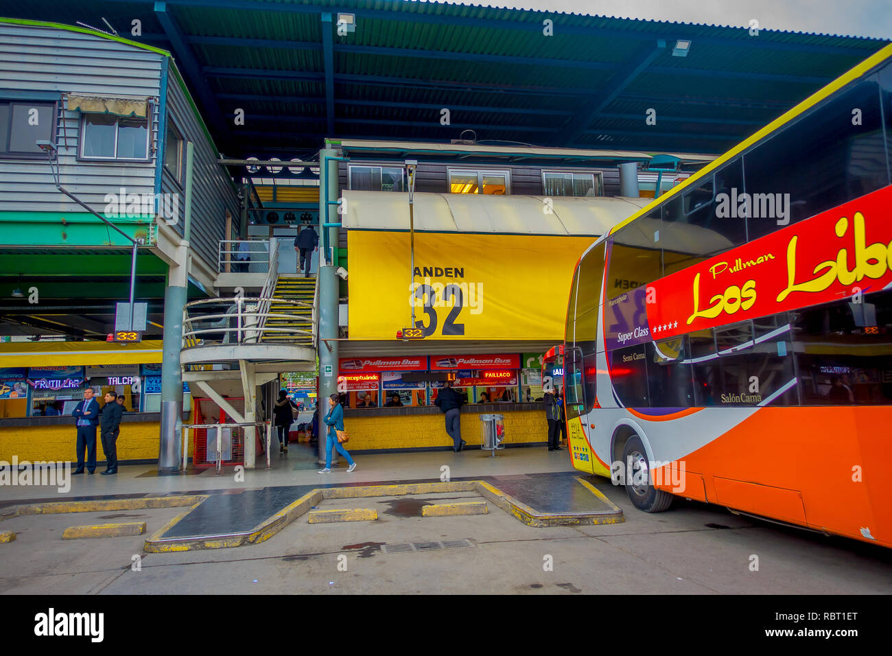 Chile valparaiso transport bus hi-res stock photography and images - Alamy