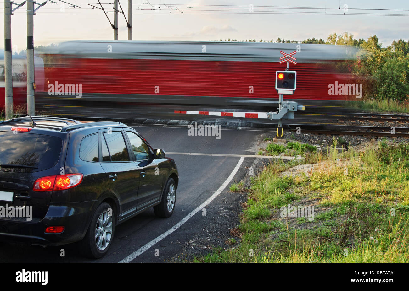 Car passing gate hi-res stock photography and images - Alamy