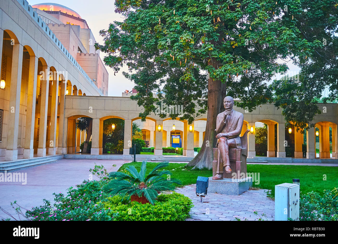 Cairo opera house hi-res stock photography and images - Alamy