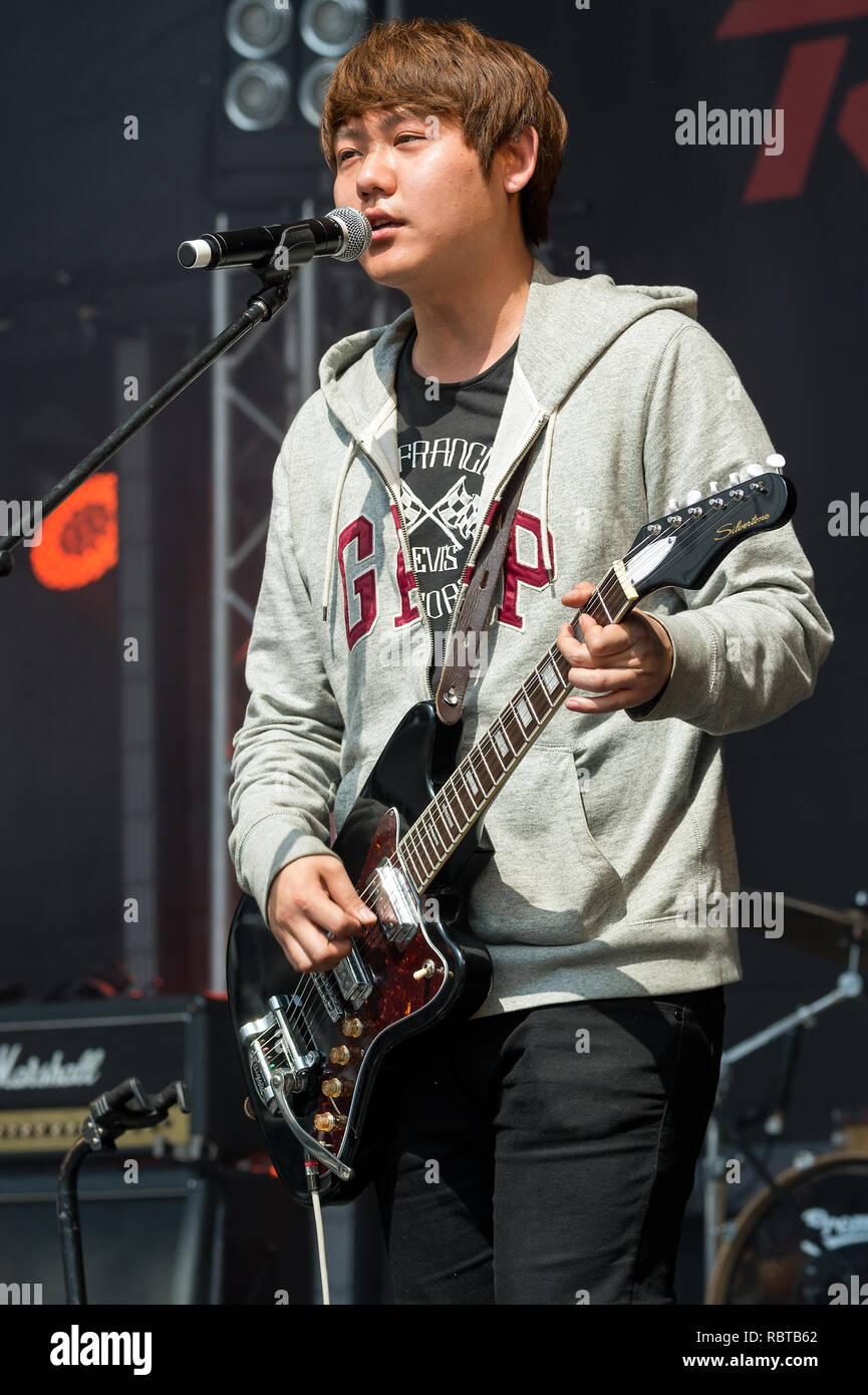 Rock n roll performer hi-res stock photography and images - Alamy