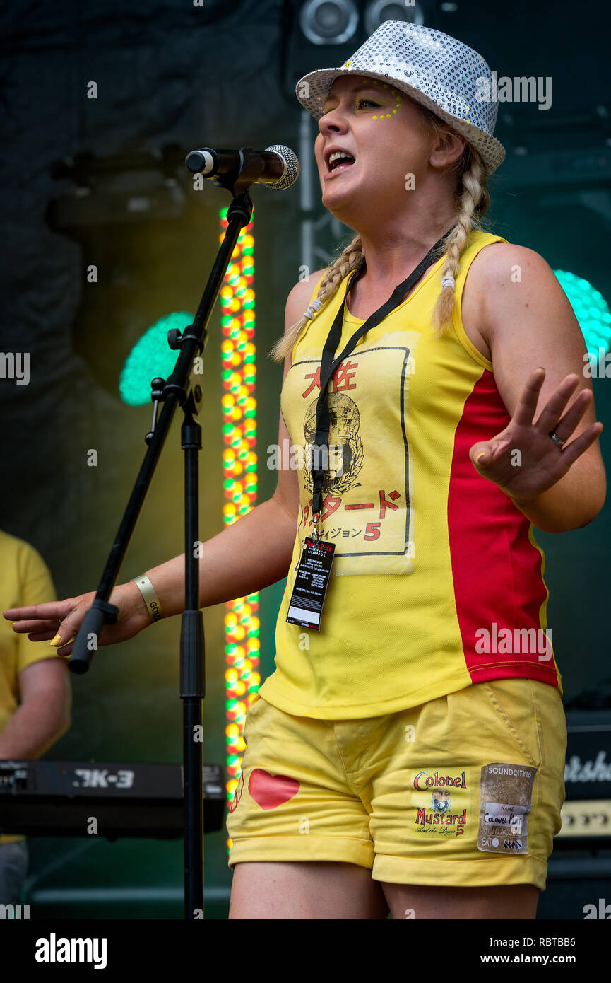 Colonel mustard hi-res stock photography and images - Alamy