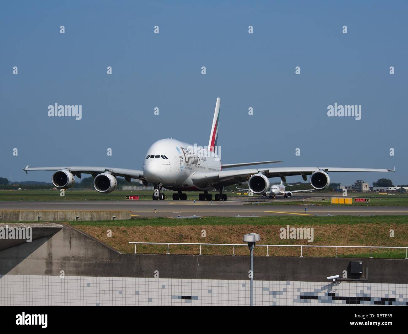A6-EEC Emirates Airbus A380-861 - cn 110 at Schiphol (Amsterdam Airport ...