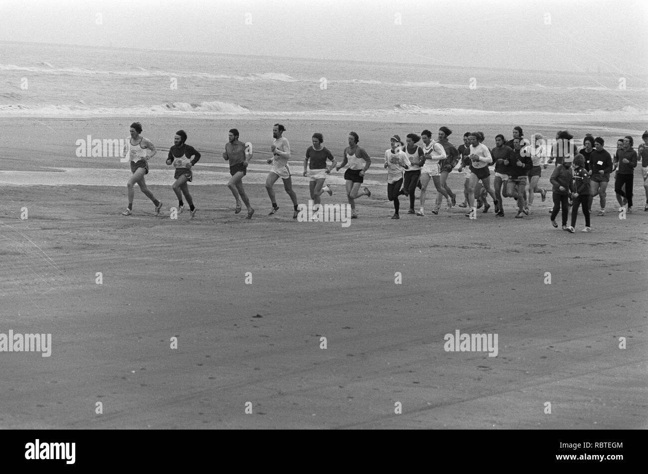 Strandloop hi-res stock photography and images - Alamy