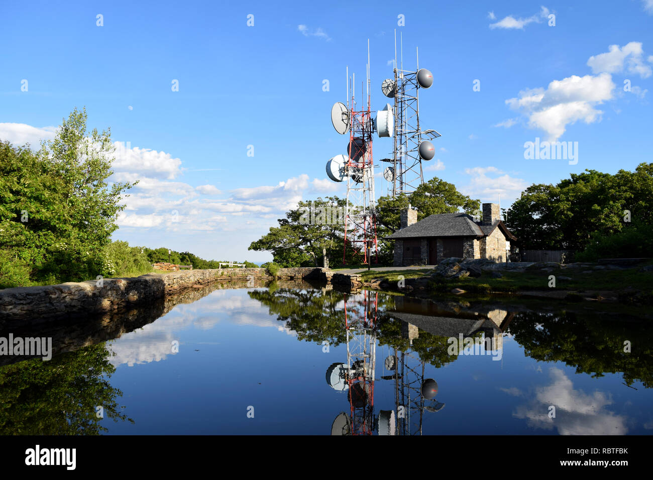 Relay tower hi-res stock photography and images - Alamy