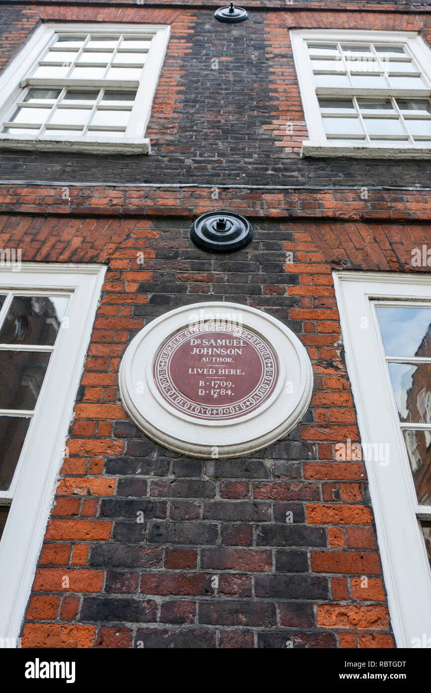 Plaque outside Dr Samuel Johnson's House, Gough Square, London, EC4 ...
