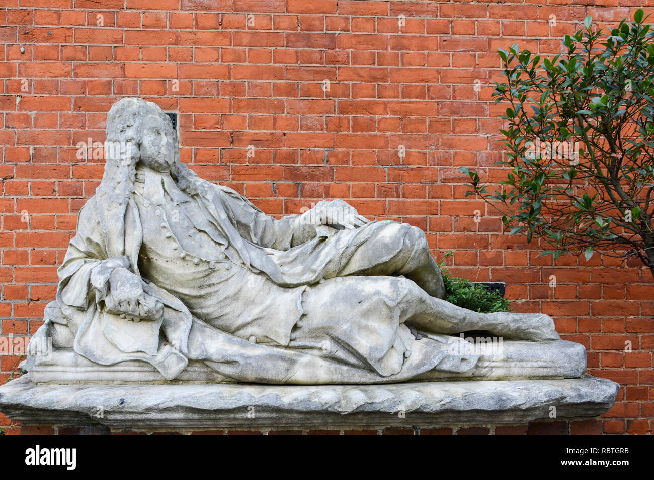 Male figure reclining hi-res stock photography and images - Alamy