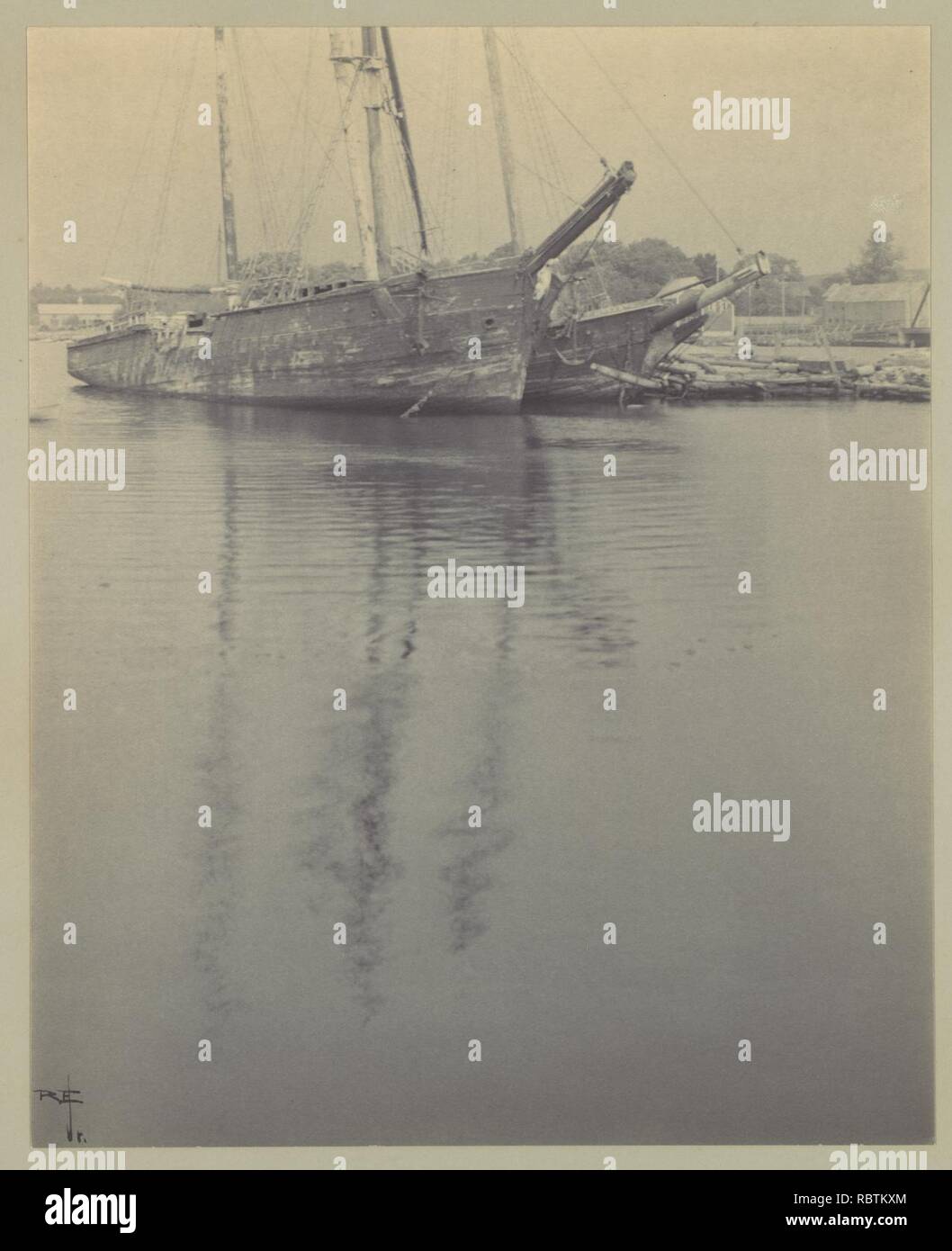 Ships dockside hi-res stock photography and images - Alamy
