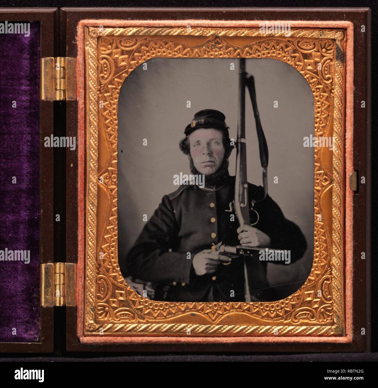 -Union Private with Musket and Pistol Stock Photo - Alamy