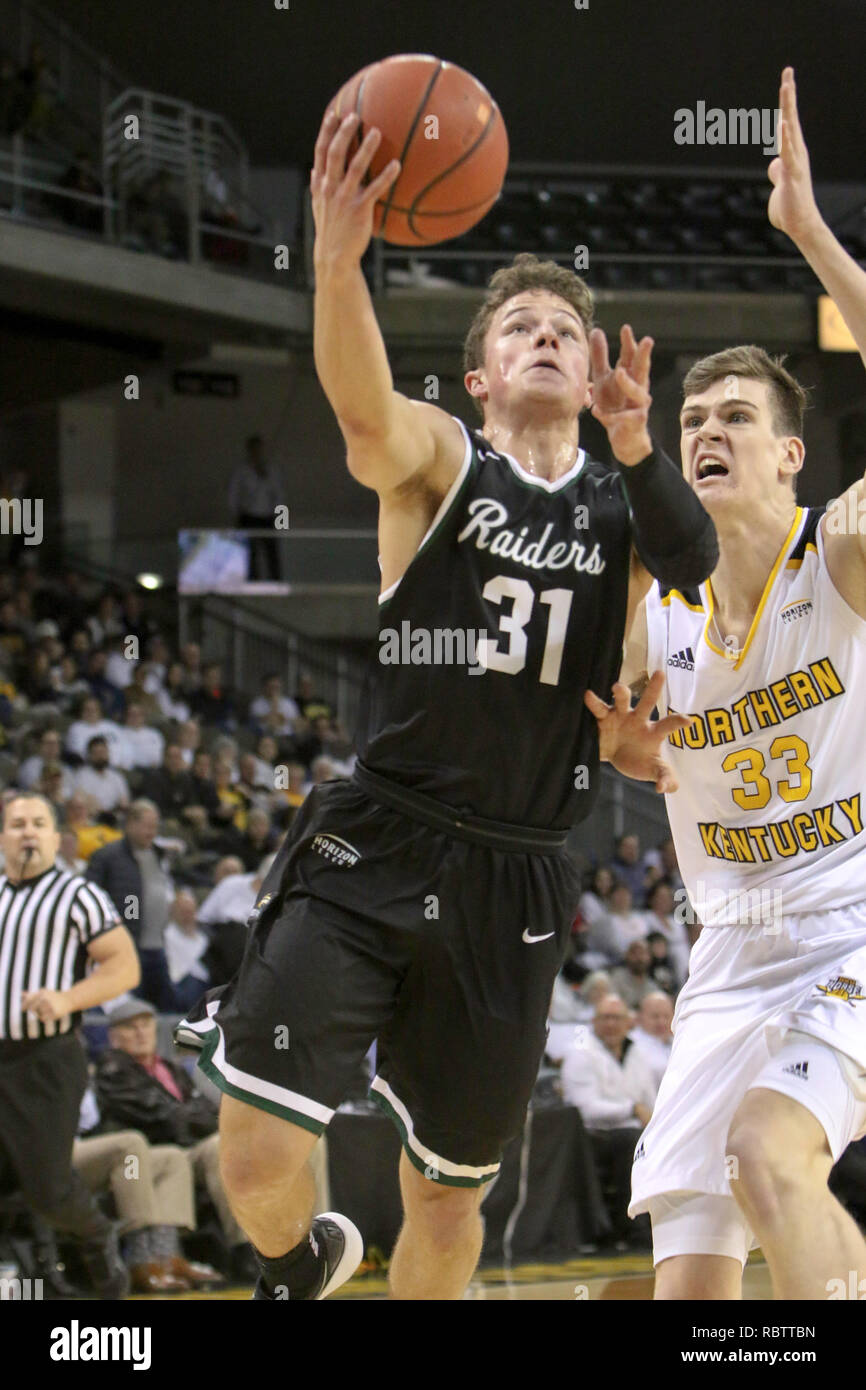 Newport, Kentucky, USA. 14th Nov, 2018. Wright State's Cole Gentry ...