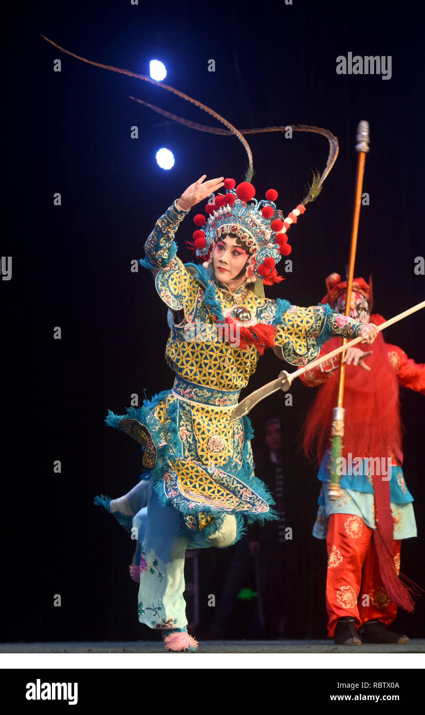 Huainan, Huainan, China. 12th Jan, 2019. Huainan, CHINA-People enjoy ...