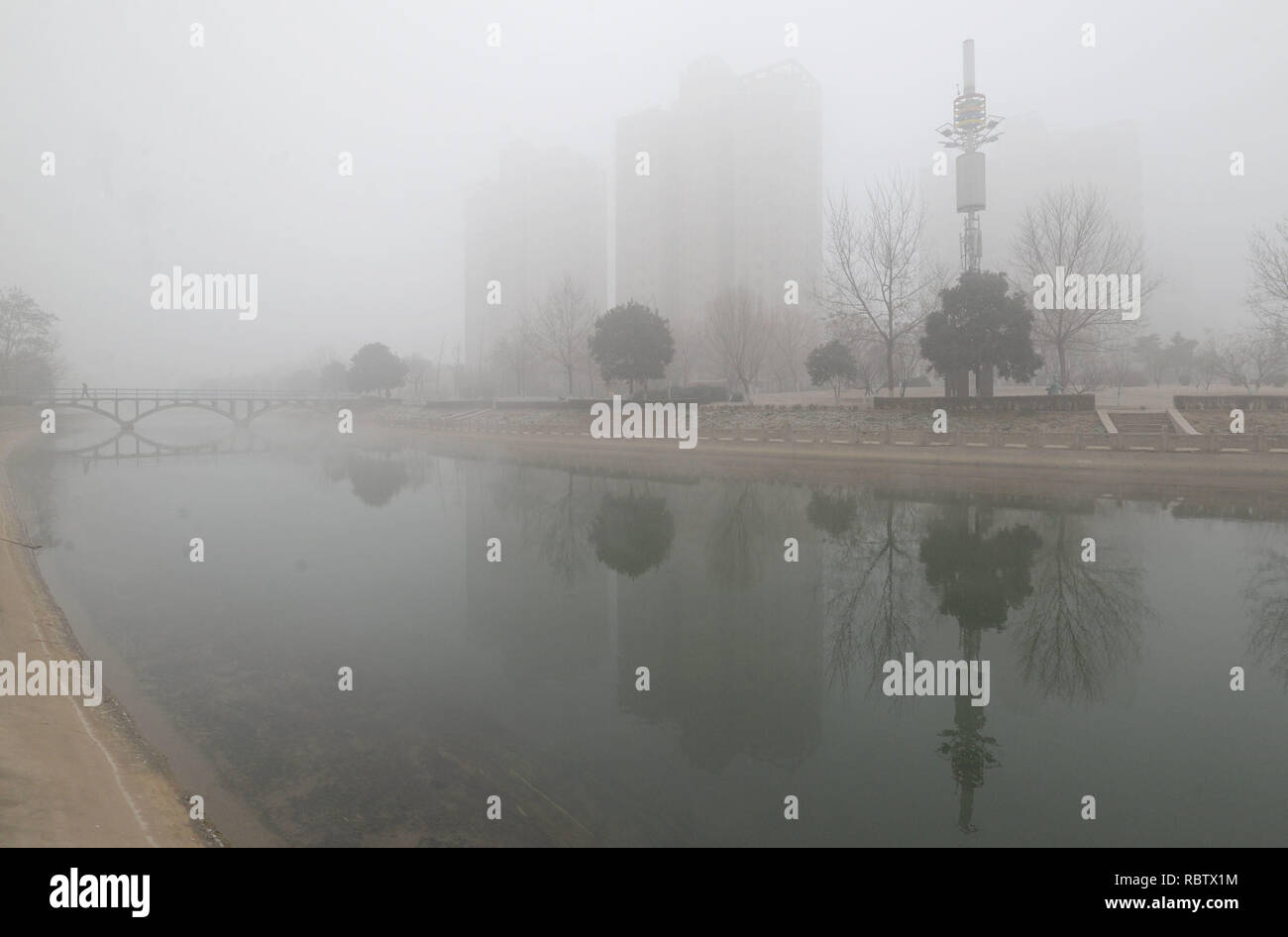 Handan, Handan, China. 12th Jan, 2019. Handan, CHINA-Heavy smog hits ...