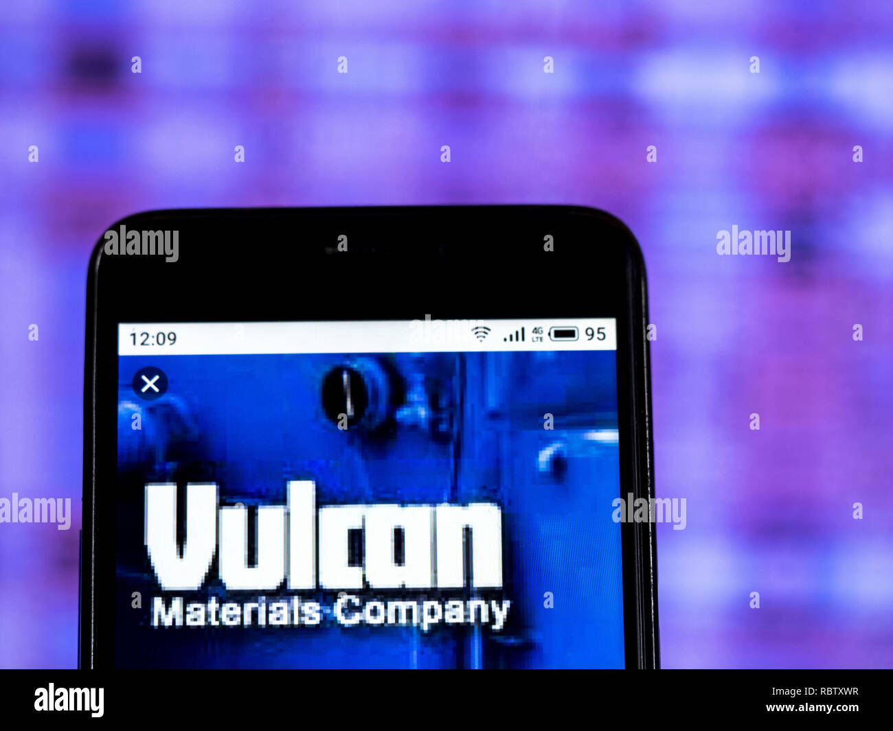 Vulcan materials logo hi-res stock photography and images - Alamy