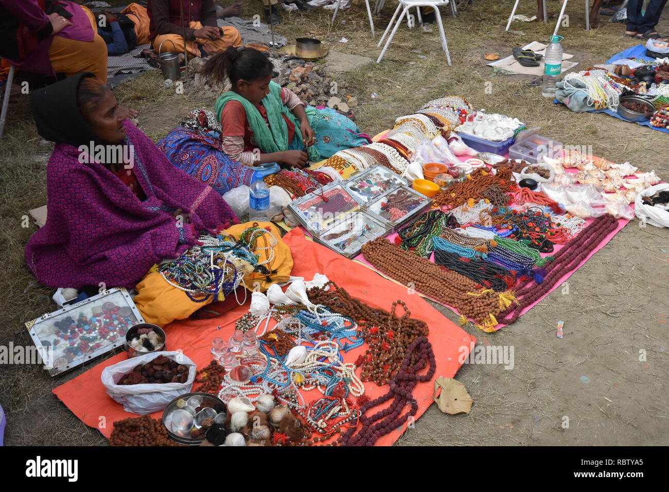 Outram Ghat, Kolkata, India. 12th January, 2019. Sadhus, pilgrims and ...
