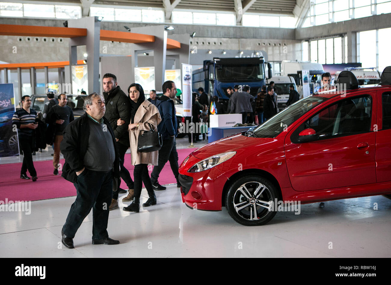 Tehran, Iran. 11th Jan, 2019. People visit the Tehran International ...
