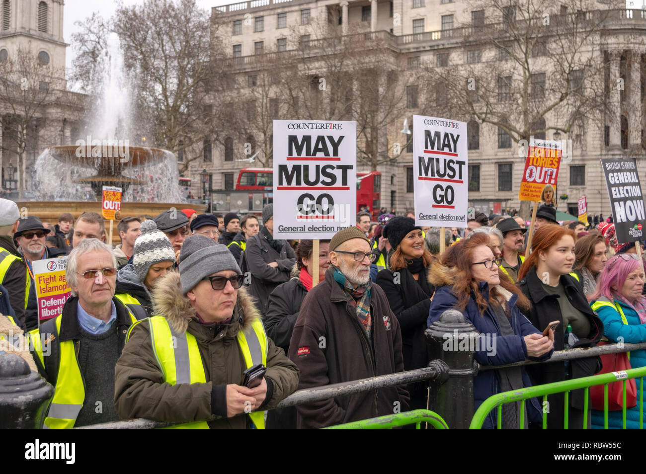 yellow vest protest london Stock Photo - Alamy