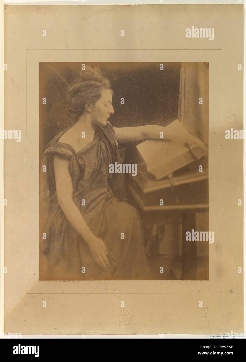 Robes reading hi-res stock photography and images - Alamy