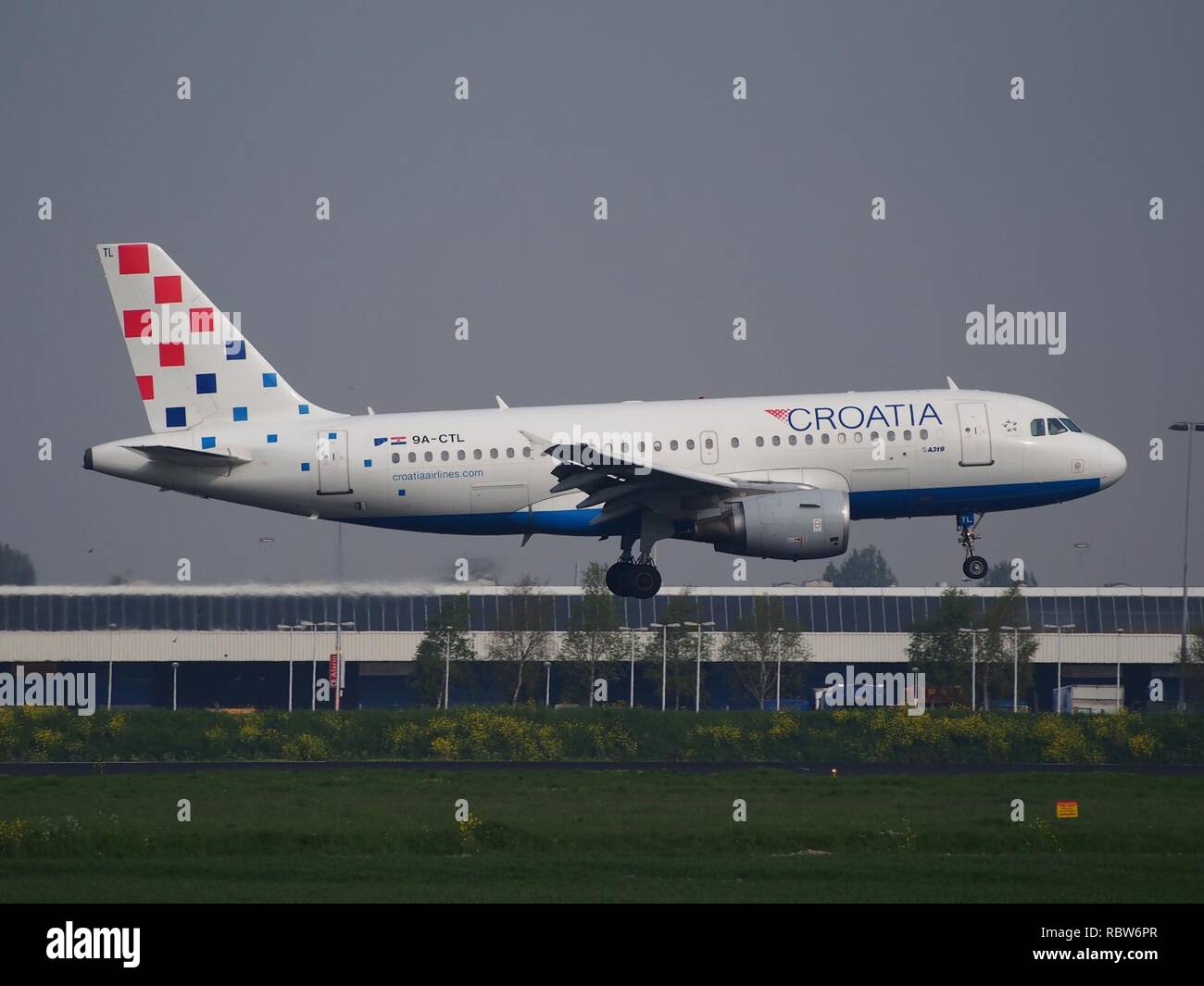 Landing at schiphol ams eham hi-res stock photography and images - Alamy