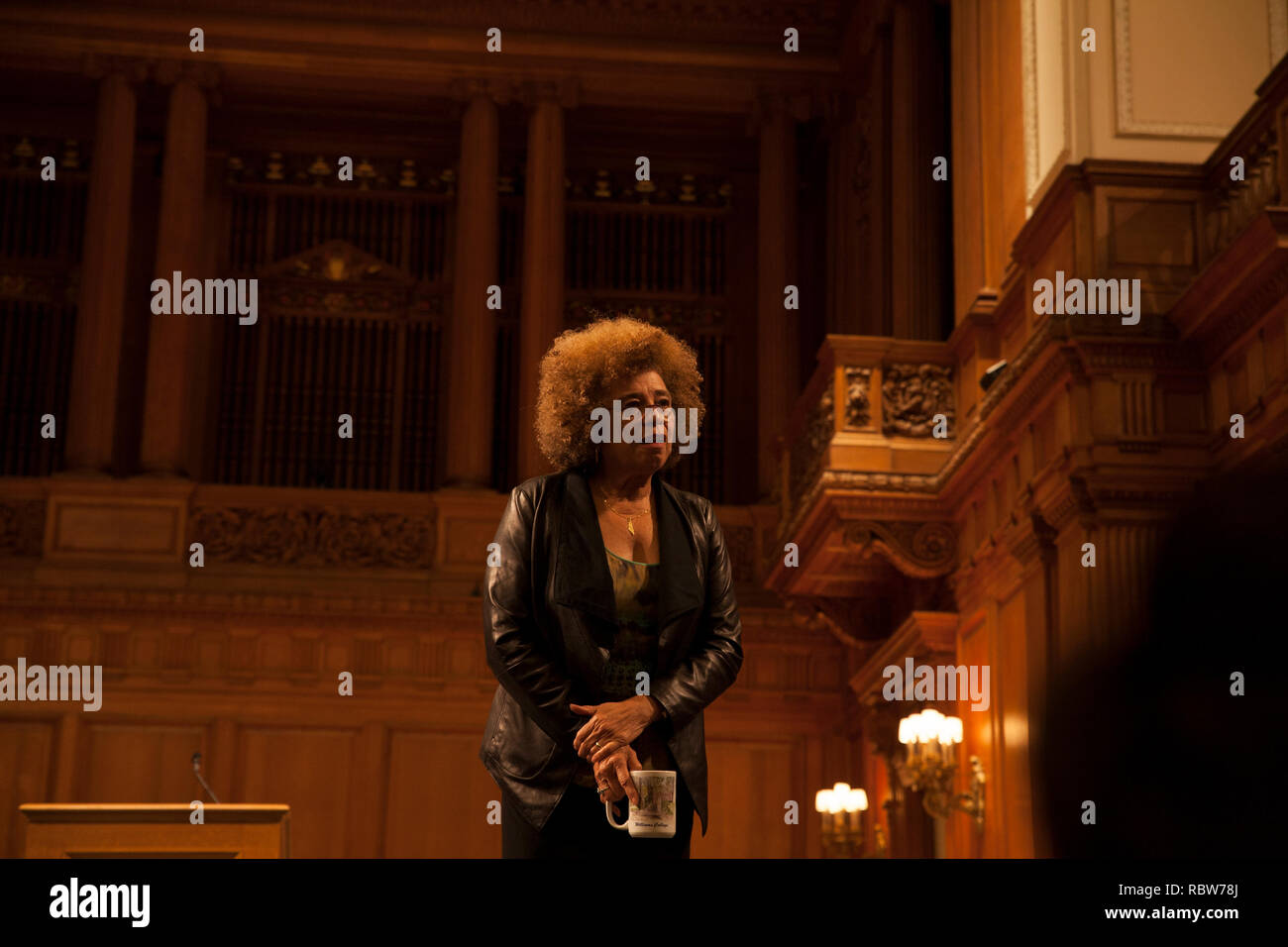 Angela davis speaking hi-res stock photography and images - Alamy