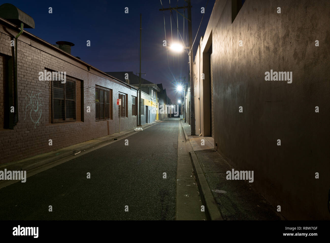 Alley shadow hi-res stock photography and images - Alamy