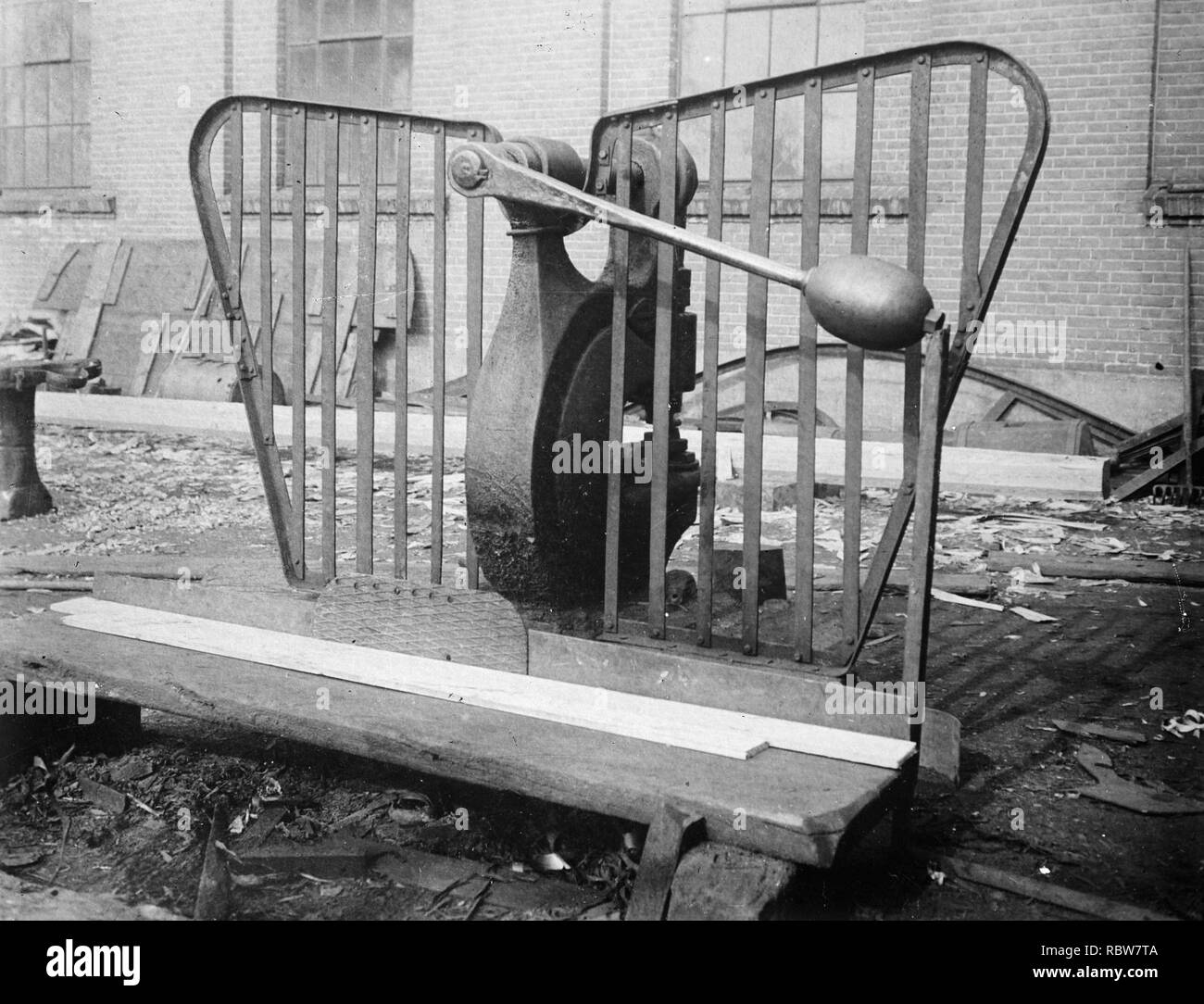 Zaagmachine hi-res stock photography and images - Alamy