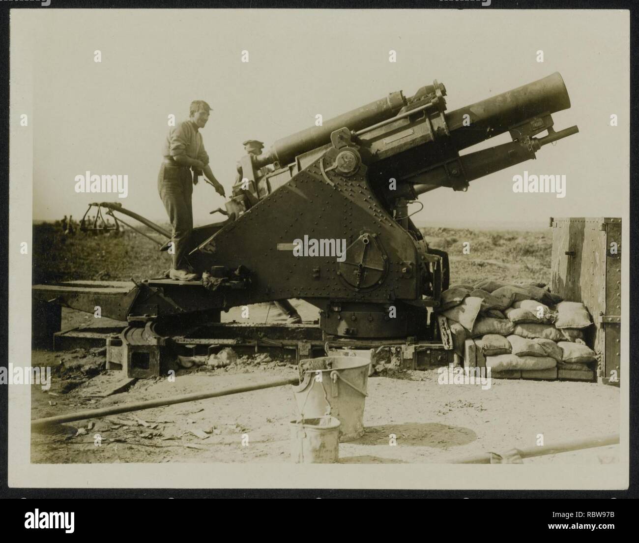 Heavy howitzer hi-res stock photography and images - Alamy