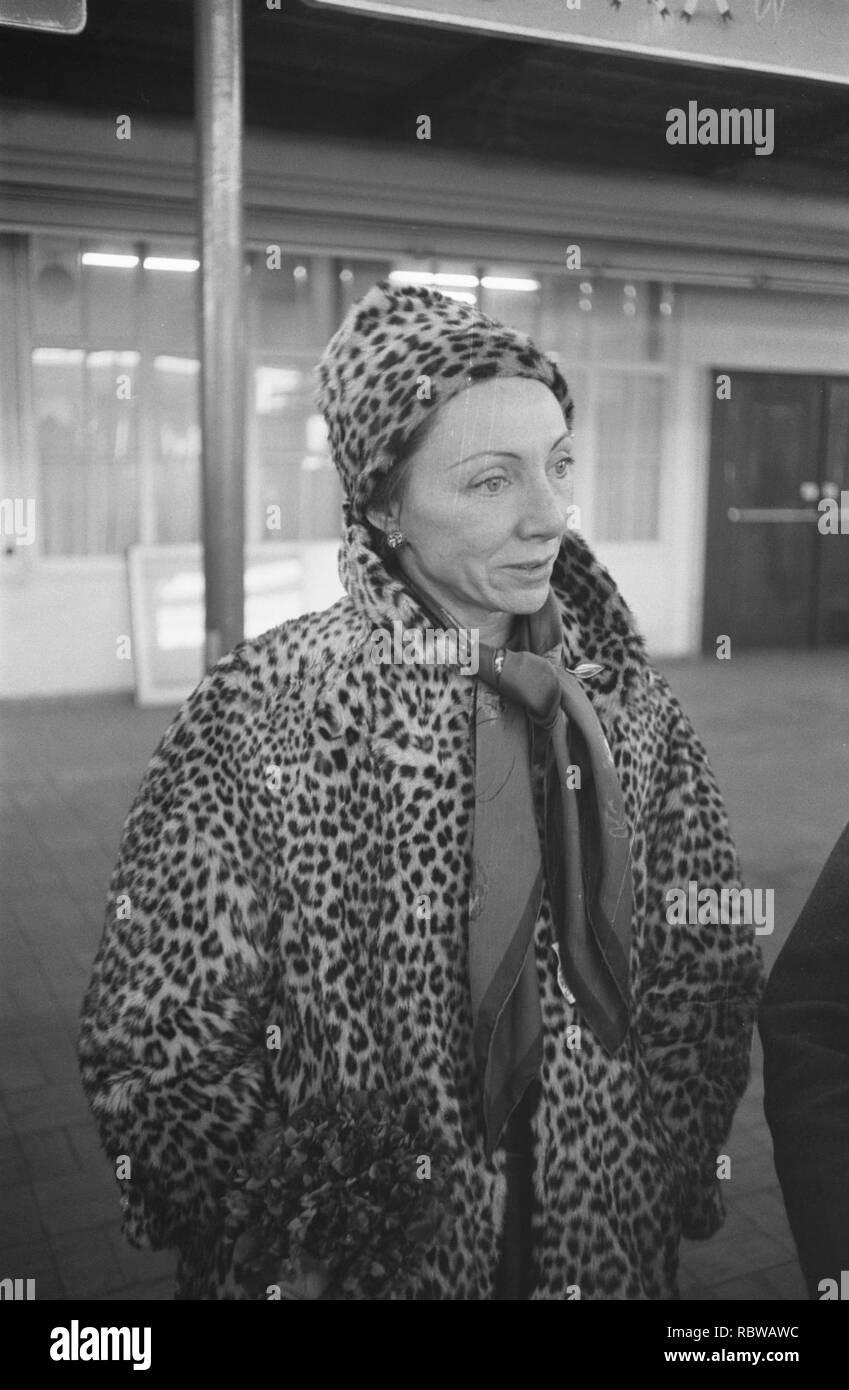 Aankomst ballerina Rosella Hightower en danser A Kaloujny ...