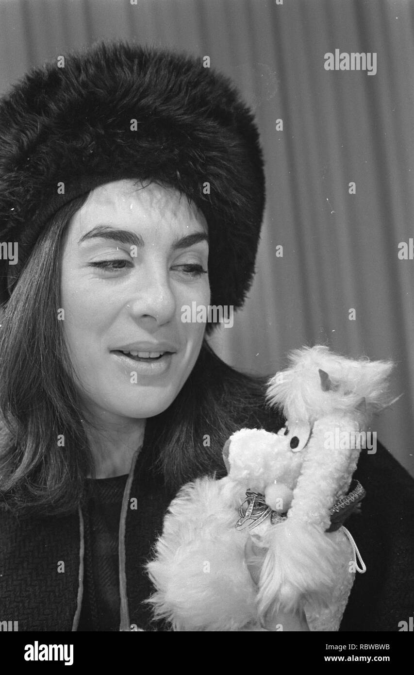 Eleanor bron hi-res stock photography and images - Alamy