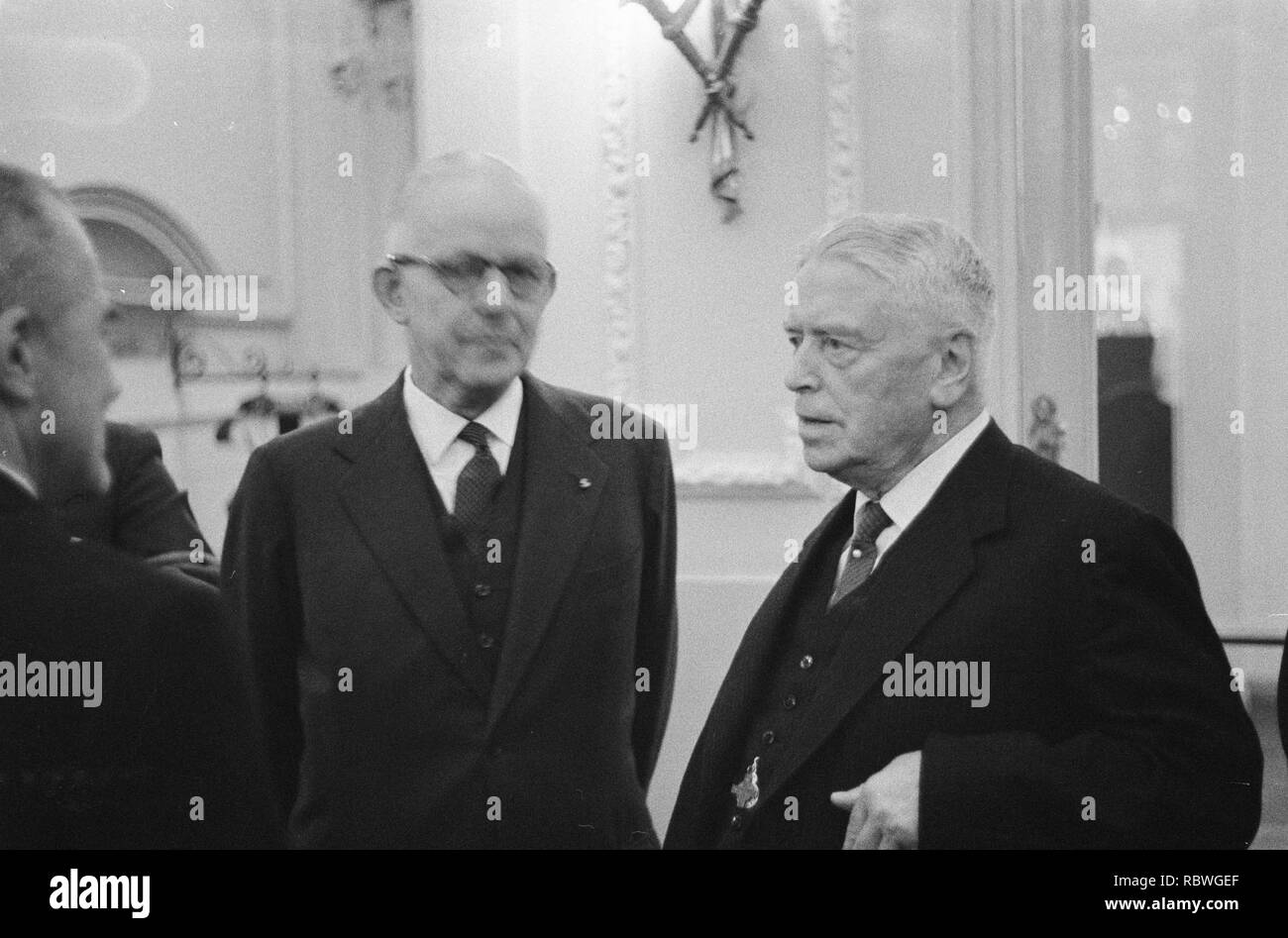Aankomst premier van Nieuw Zeeland Walter Nash in Den Haag ...