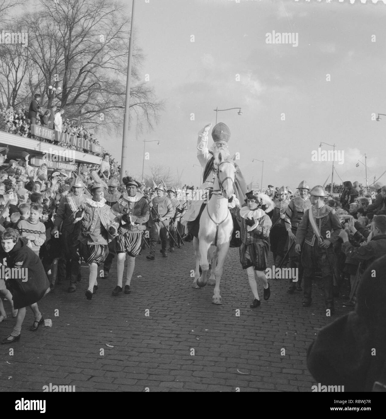 Intocht st hi-res stock photography and images - Alamy