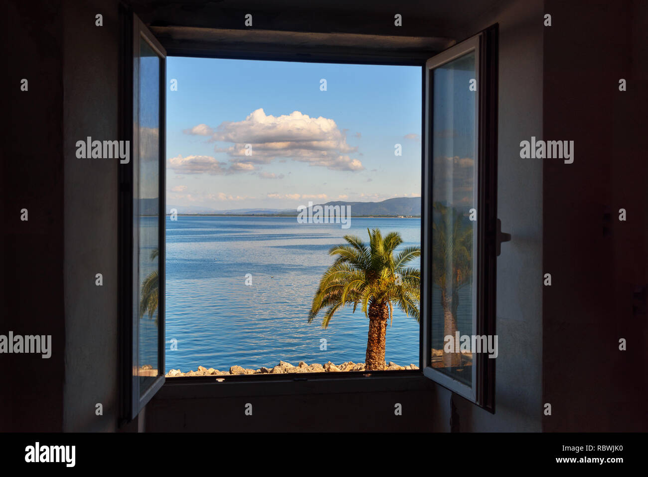 Sea view through open window hi-res stock photography and images - Alamy