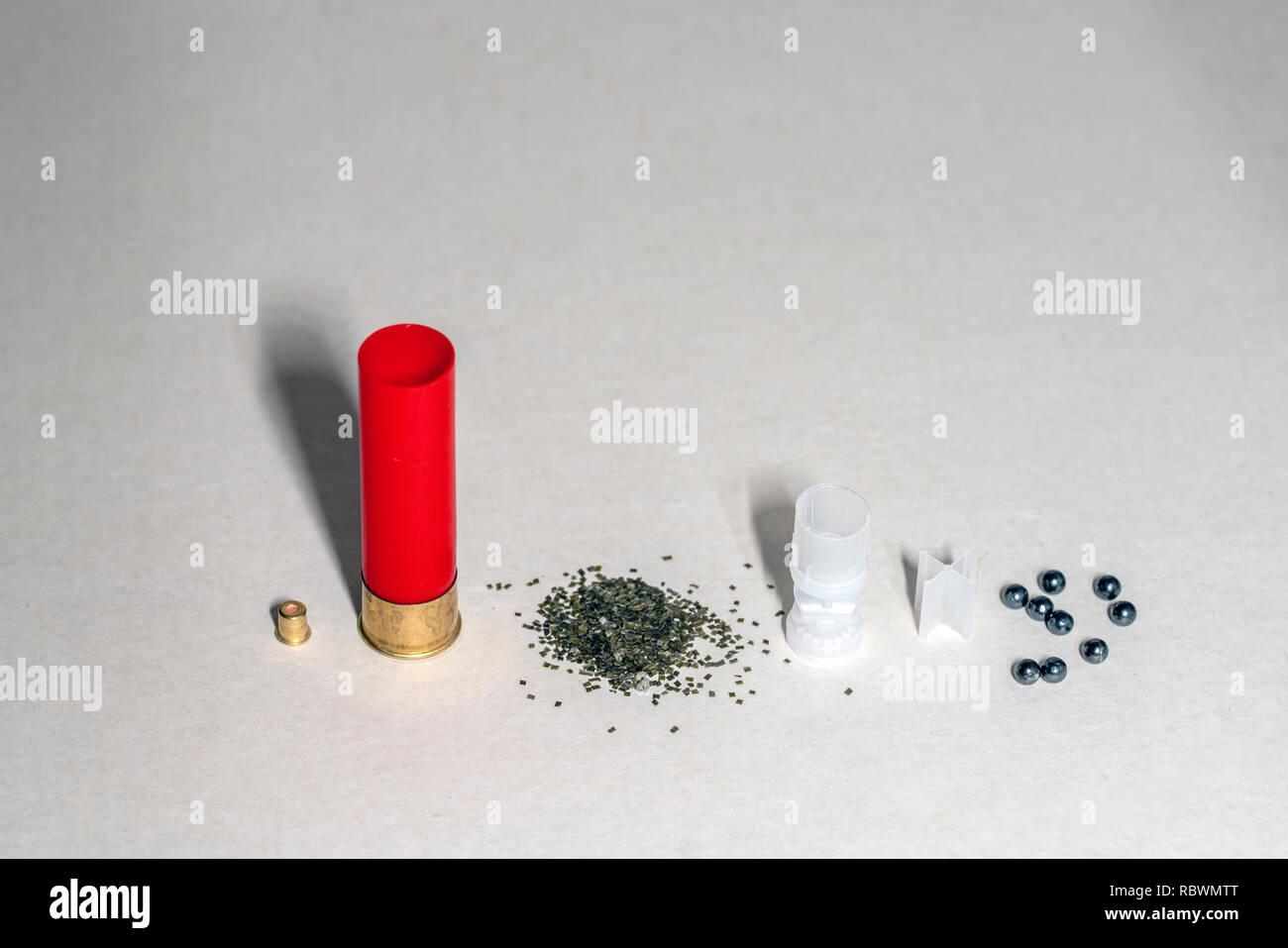 Smokeless gunpowder hi-res stock photography and images - Alamy