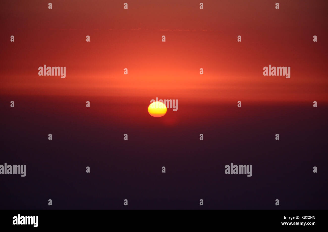 Rising sun in background hi-res stock photography and images - Alamy