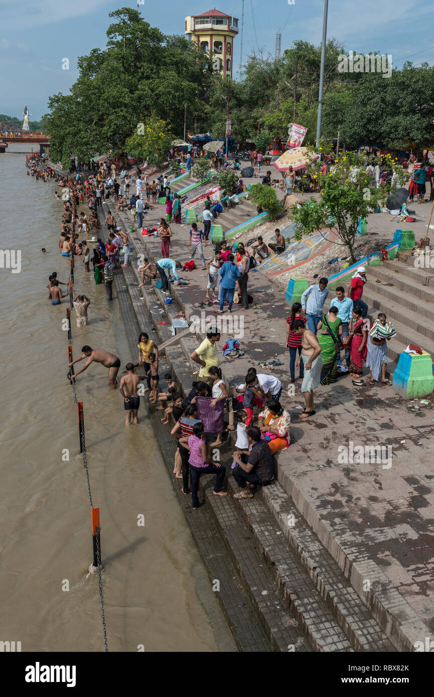 People along the Ganges bank, Haridwar, India Stock Photo - Alamy