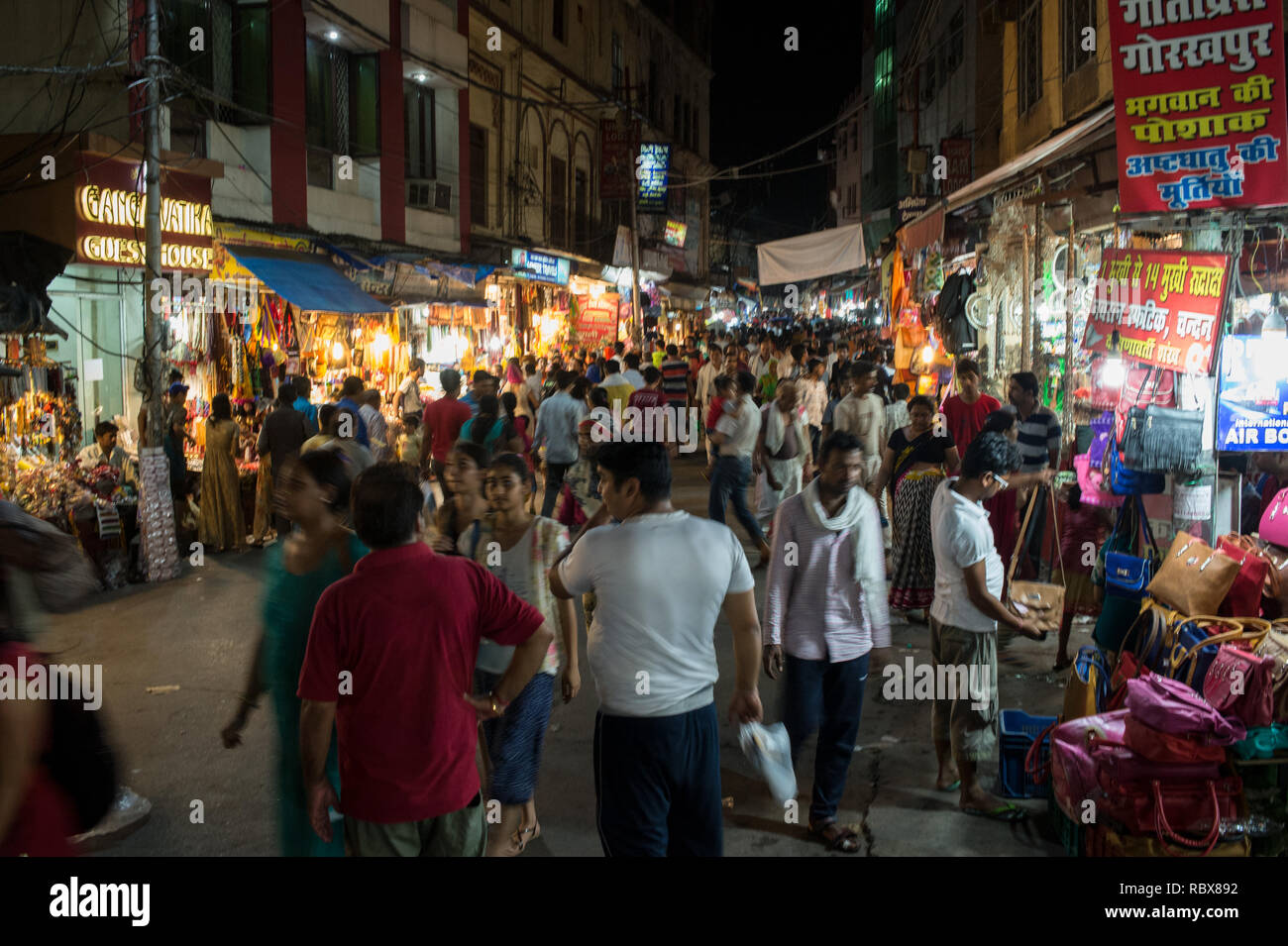 India streets night hi-res stock photography and images - Alamy