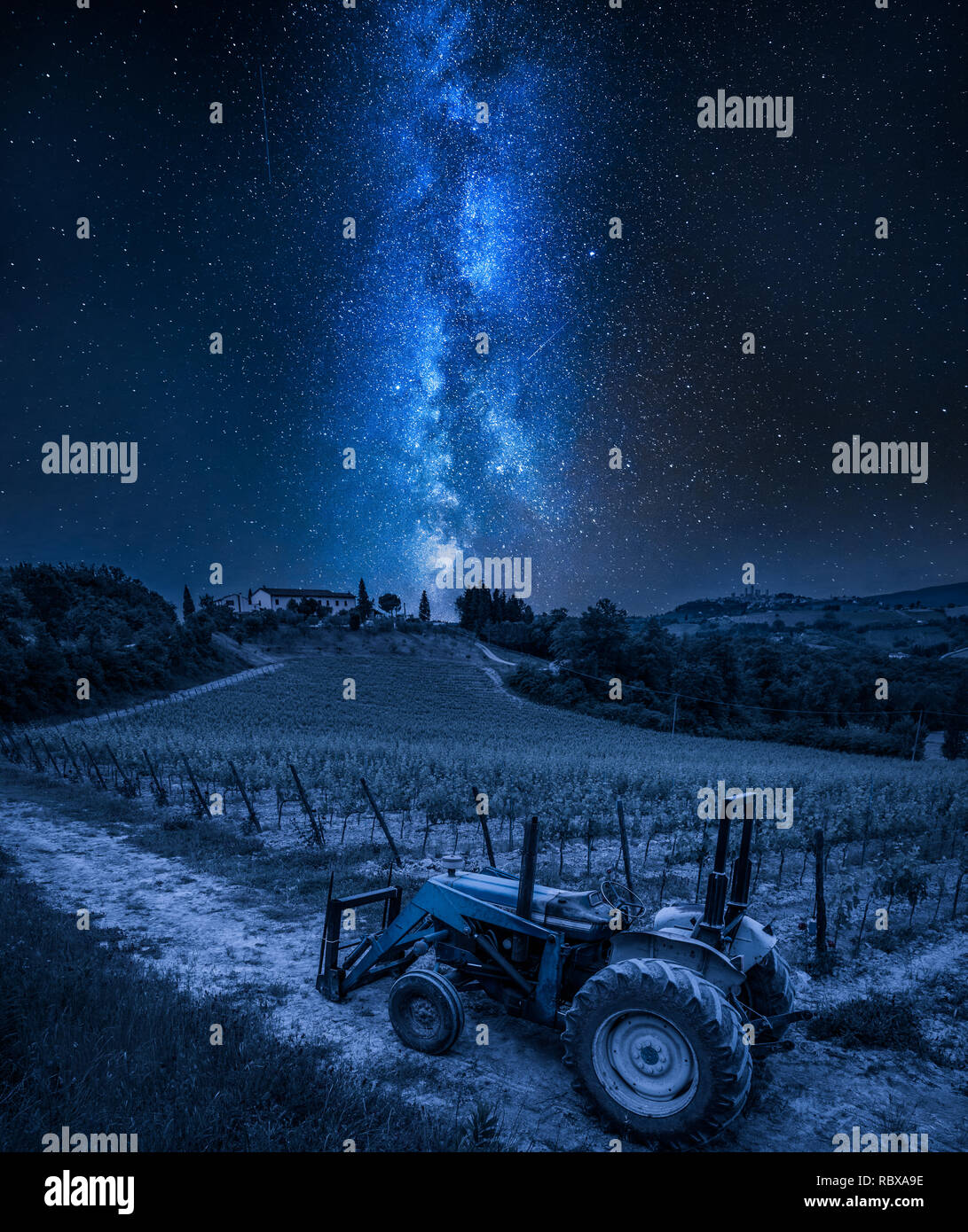 Tractor at night hi-res stock photography and images - Alamy