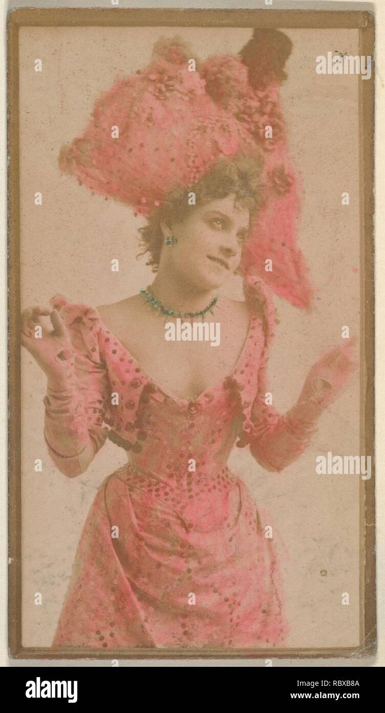 Actress wearing plumed hat hi-res stock photography and images - Alamy