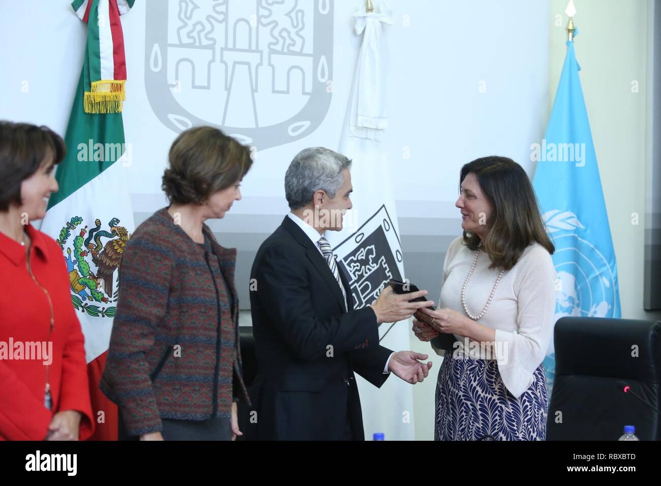 Onu mujeres hi-res stock photography and images - Alamy