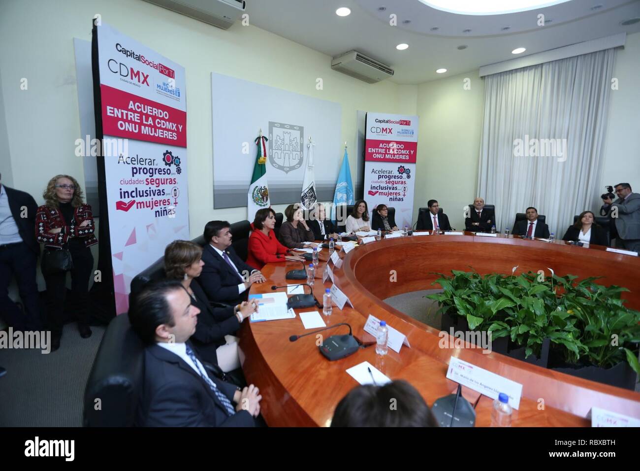 Onu mujeres hi-res stock photography and images - Alamy