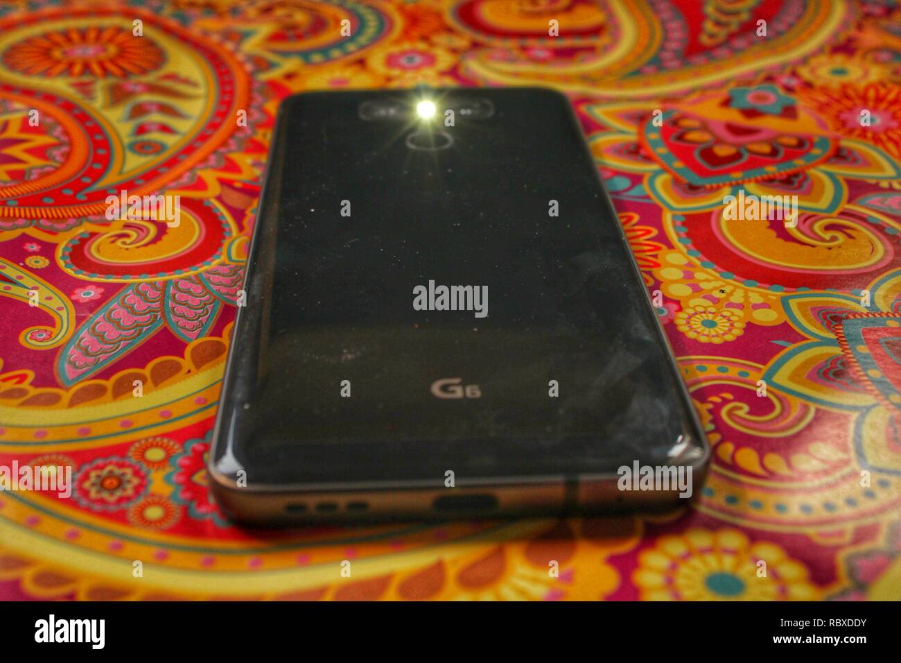 LG Android smartphone back flashlight Stock Photo - Alamy