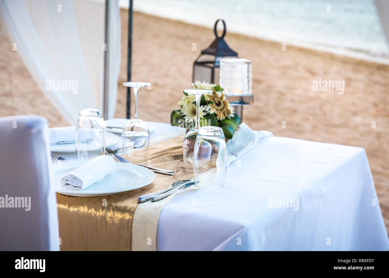 Bali beach island restaurant hi-res stock photography and images - Alamy