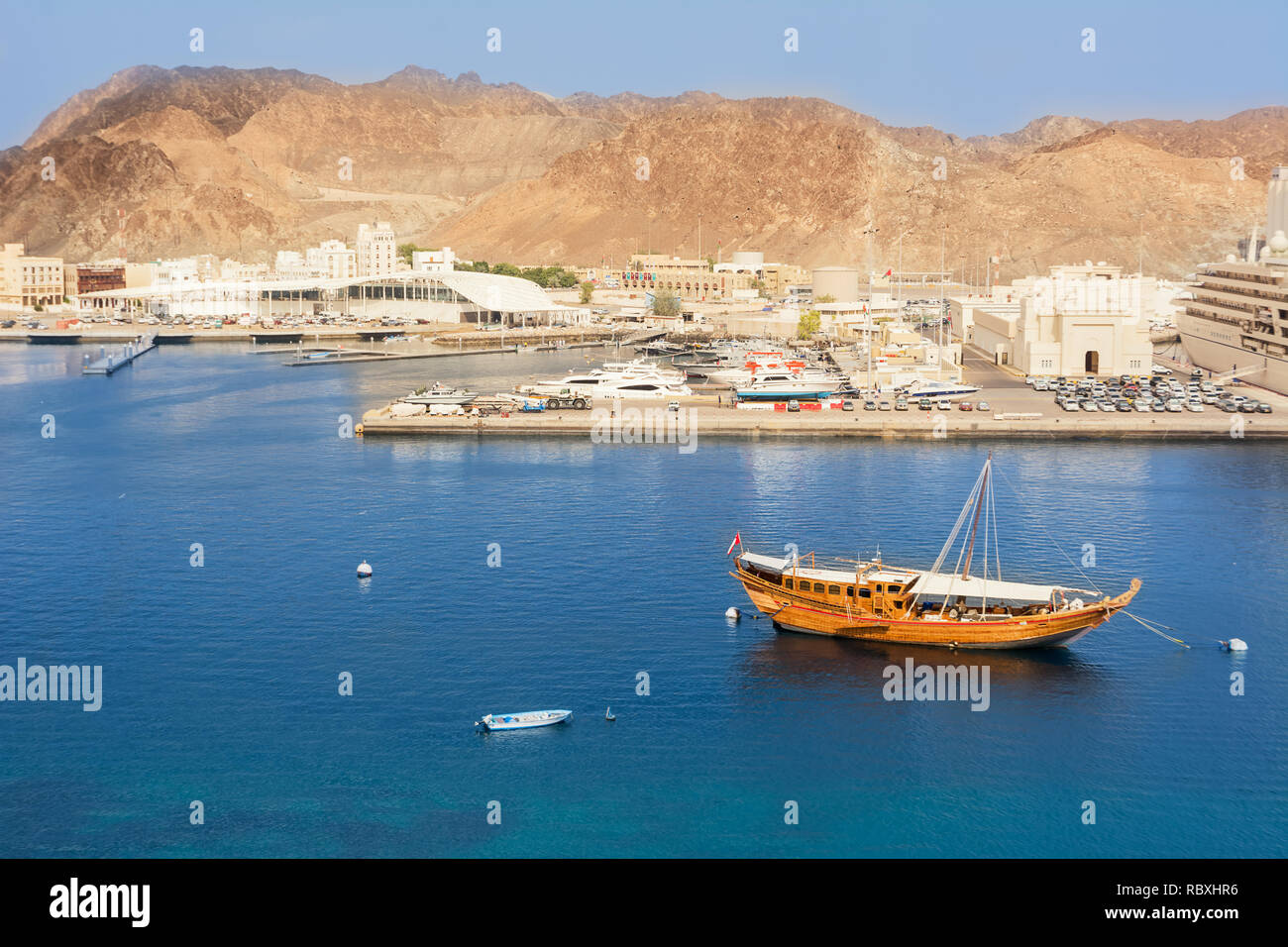 Omani dhow hi-res stock photography and images - Alamy