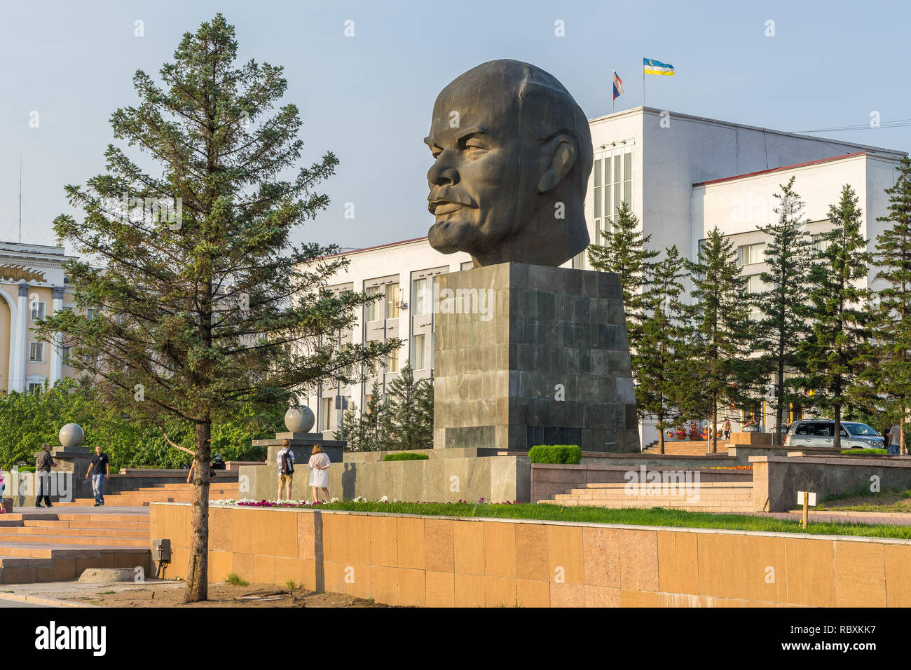 Head monument hi-res stock photography and images - Alamy